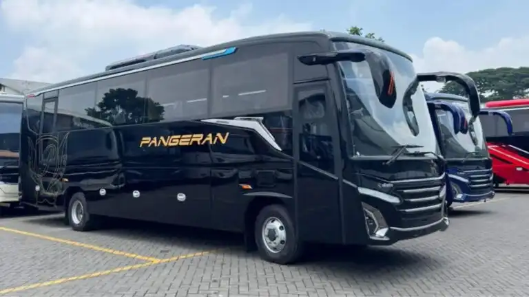 PO Pangeran Rilis Bus Baru Pakai Ukuran Medium - Bus Pariwisata ID